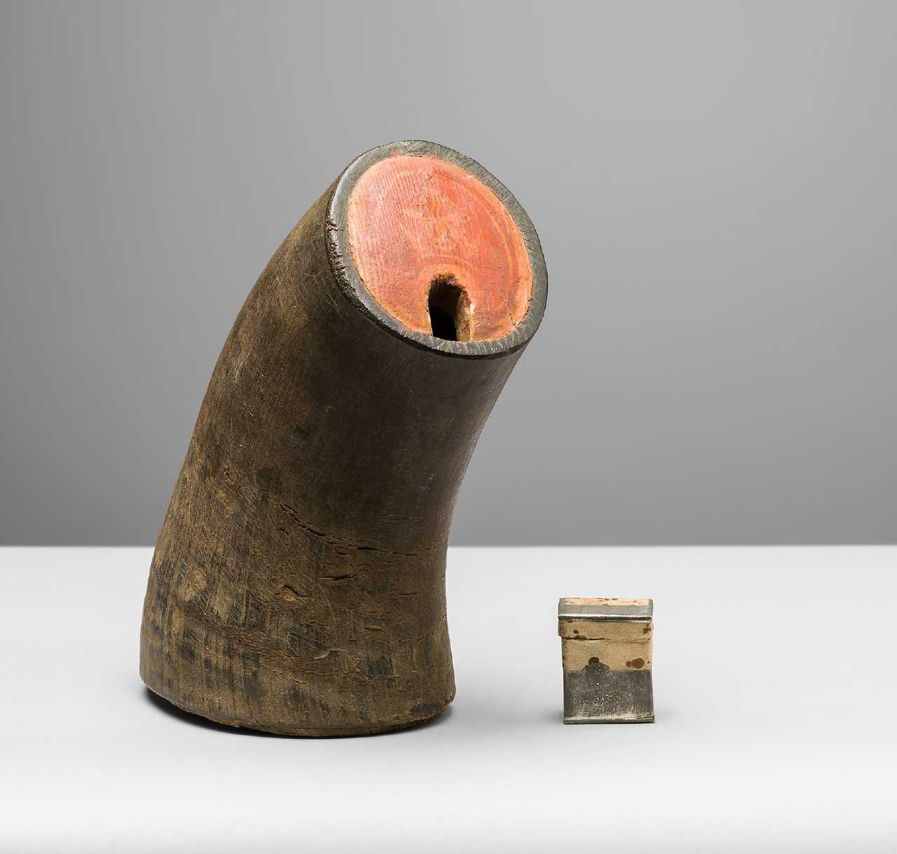 Two different snuff containers - Nationalmuseets Samlinger Online