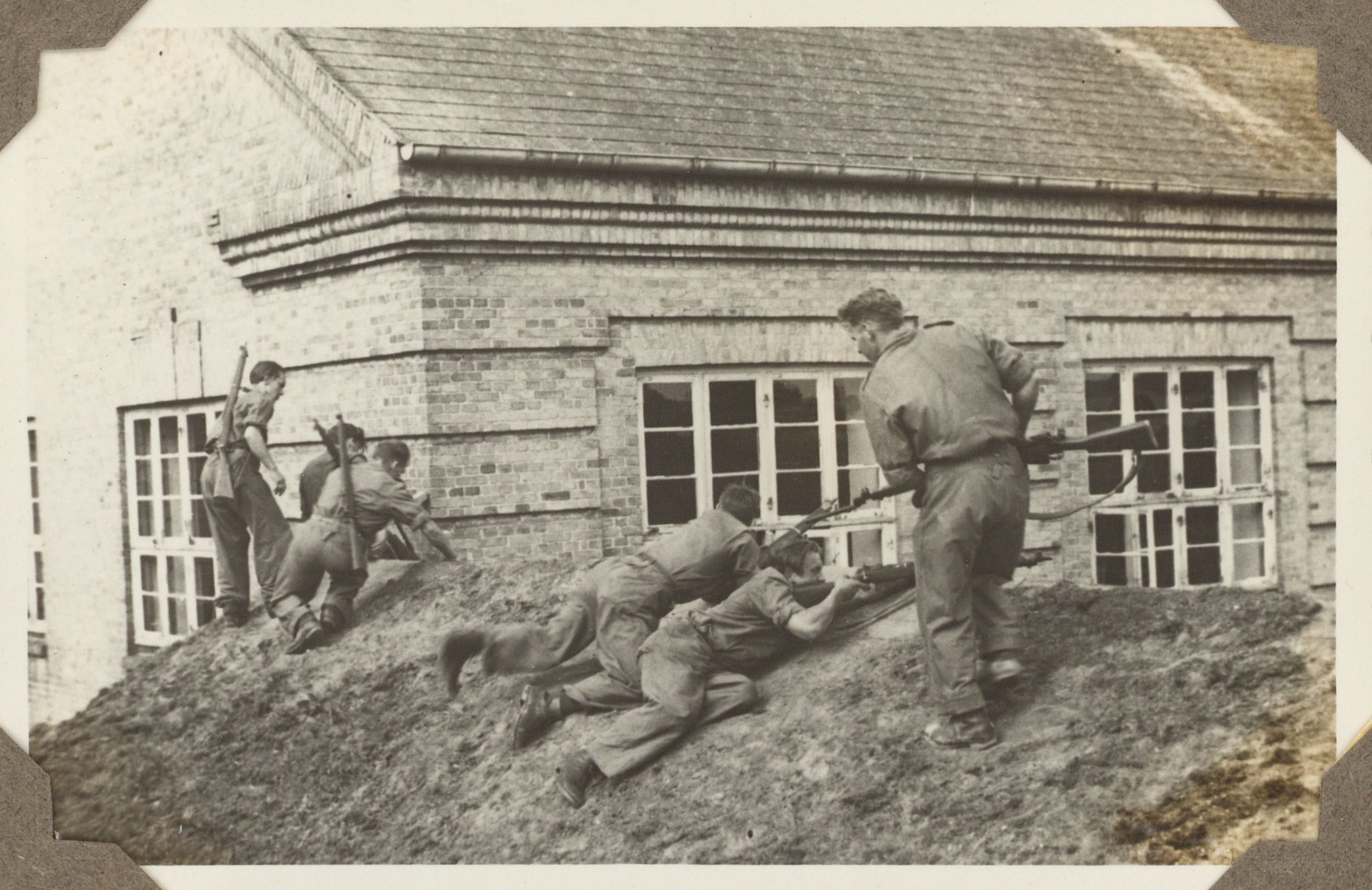 Mogens F. Skottes fotoalbum - Nationalmuseets Samlinger Online