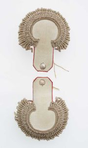 Epauletter - Nationalmuseets Samlinger Online